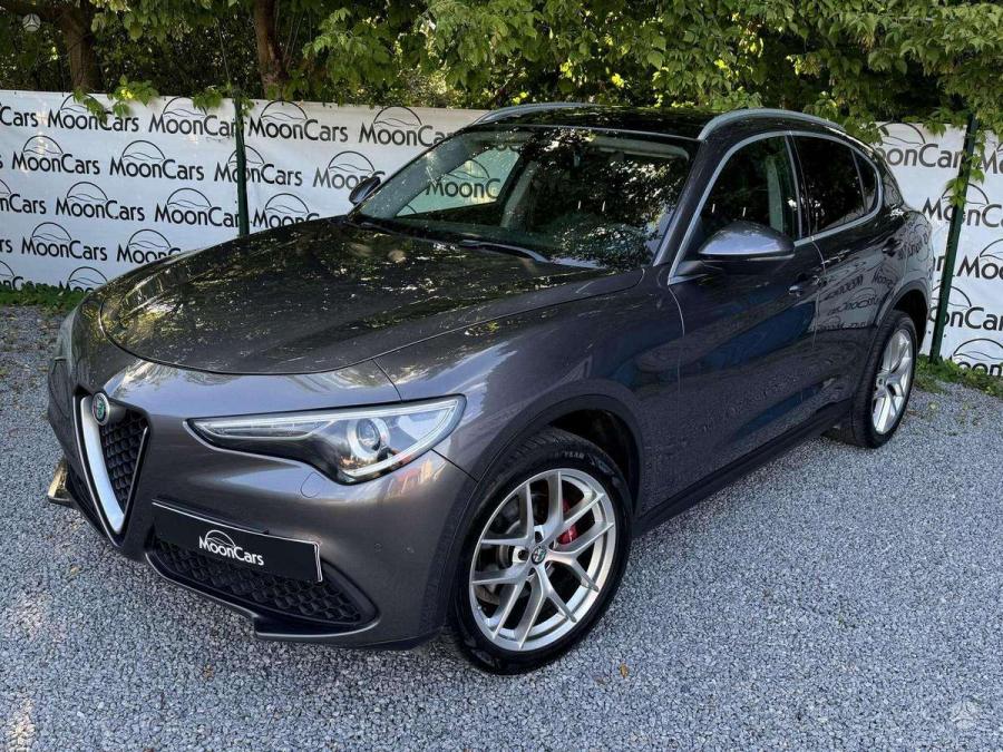 Pelēks Alfa Romeo Stelvio 2018 Viļņa, ar dzinēja tilpumu 2.00 L un nobraukumu 94 tūkst. km par 18800 €, foto 1 vietnē AUTOMOTO.COM.LV