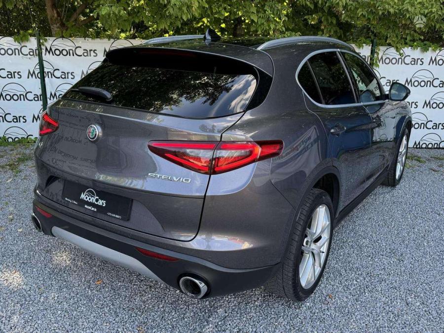Pelēks Alfa Romeo Stelvio 2018 Viļņa, ar dzinēja tilpumu 2.00 L un nobraukumu 94 tūkst. km par 18800 €, foto 7 vietnē AUTOMOTO.COM.LV
