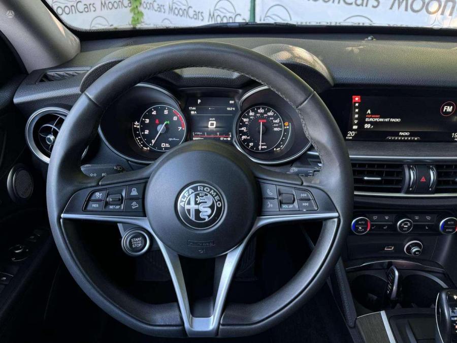 Pelēks Alfa Romeo Stelvio 2018 Viļņa, ar dzinēja tilpumu 2.00 L un nobraukumu 94 tūkst. km par 18800 €, foto 11 vietnē AUTOMOTO.COM.LV