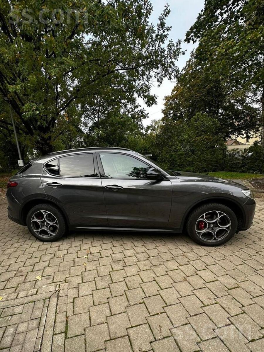 Grey Alfa Romeo Stelvio 2019 in Riga, with an engine capacity of 2.00 L and mileage of 143 thousand km for 21500 €, photo 6 on AUTOMOTO.COM.LV