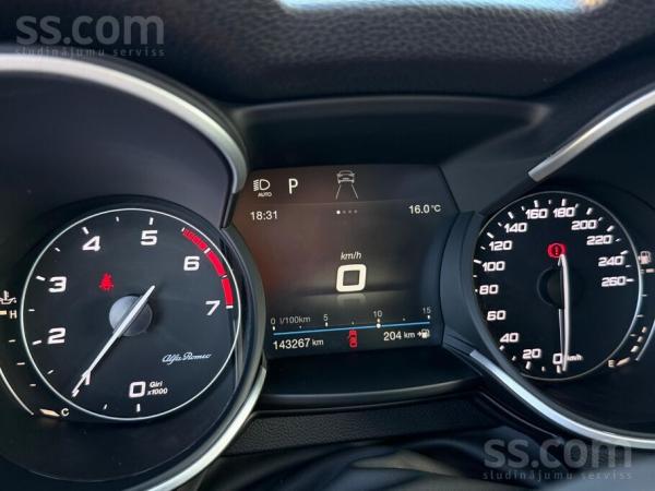 Pelēks Alfa Romeo Stelvio 2019 Rīga, ar dzinēja tilpumu 2.00 L un nobraukumu 143 tūkst. km par 21000 €, foto 8 vietnē AUTOMOTO.COM.LV
