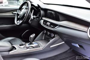 Pelēks Alfa Romeo Stelvio 2020 Kretinga, ar dzinēja tilpumu 2.10 L un nobraukumu 168 tūkst. km par 16350 €, foto 3 vietnē AUTOMOTO.COM.LV