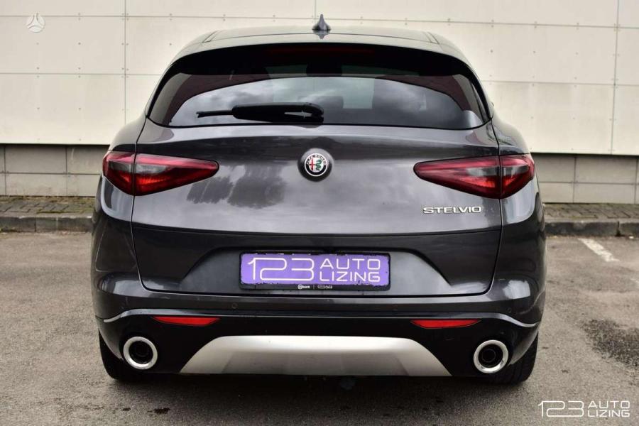 Pelēks Alfa Romeo Stelvio 2020 Kretinga, ar dzinēja tilpumu 2.10 L un nobraukumu 168 tūkst. km par 16350 €, foto 10 vietnē AUTOMOTO.COM.LV
