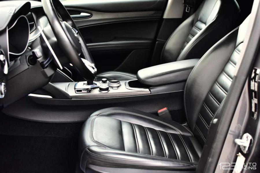 Pelēks Alfa Romeo Stelvio 2020 Kretinga, ar dzinēja tilpumu 2.10 L un nobraukumu 168 tūkst. km par 16350 €, foto 17 vietnē AUTOMOTO.COM.LV