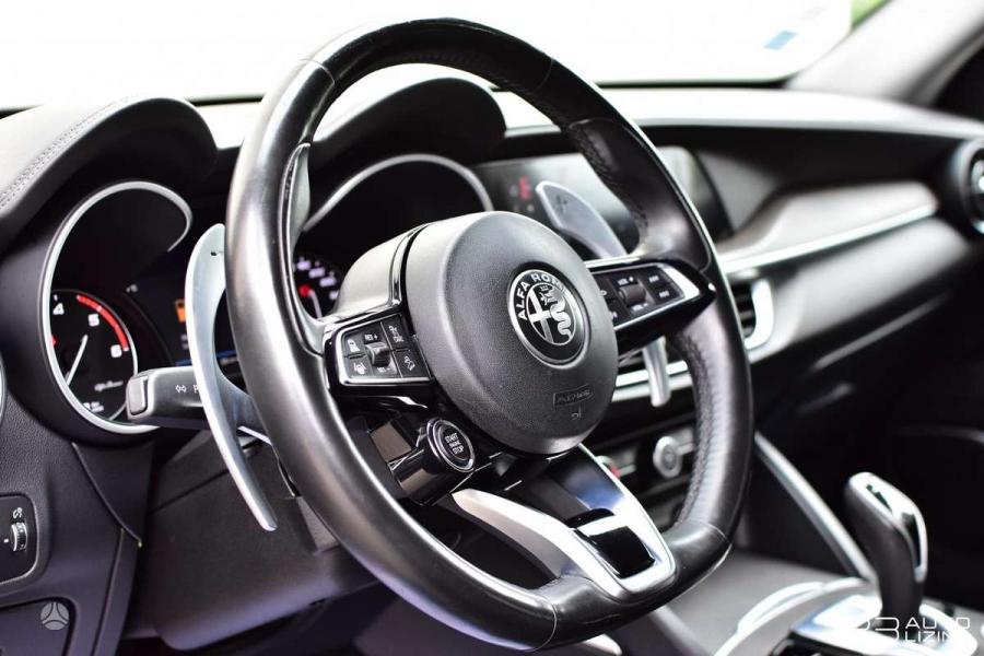 Pelēks Alfa Romeo Stelvio 2020 Kretinga, ar dzinēja tilpumu 2.10 L un nobraukumu 168 tūkst. km par 16350 €, foto 26 vietnē AUTOMOTO.COM.LV