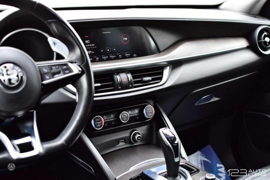 Pelēks Alfa Romeo Stelvio 2020 Kretinga, ar dzinēja tilpumu 2.10 L un nobraukumu 168 tūkst. km par 16350 €, foto 29 vietnē AUTOMOTO.COM.LV