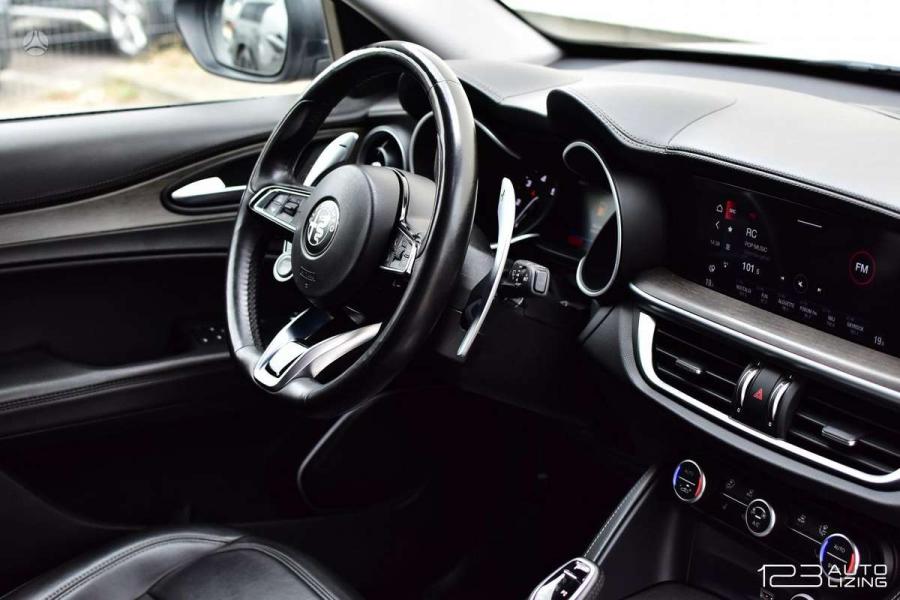 Pelēks Alfa Romeo Stelvio 2020 Kretinga, ar dzinēja tilpumu 2.10 L un nobraukumu 168 tūkst. km par 16350 €, foto 30 vietnē AUTOMOTO.COM.LV