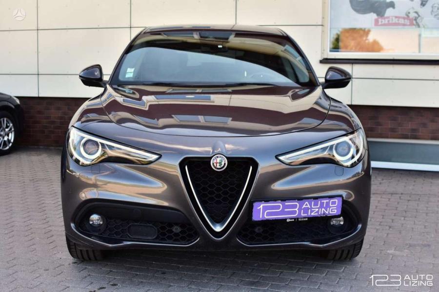 Pelēks Alfa Romeo Stelvio 2020 Kretinga, ar dzinēja tilpumu 2.10 L un nobraukumu 168 tūkst. km par 14999 €, foto 4 vietnē AUTOMOTO.COM.LV