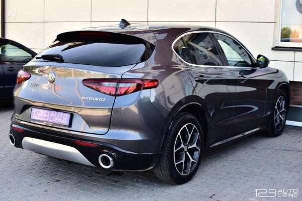 Pelēks Alfa Romeo Stelvio 2020 Kretinga, ar dzinēja tilpumu 2.10 L un nobraukumu 168 tūkst. km par 14999 €, foto 10 vietnē AUTOMOTO.COM.LV