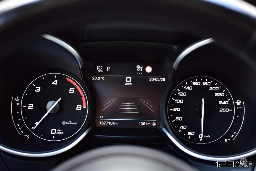 Pelēks Alfa Romeo Stelvio 2020 Kretinga, ar dzinēja tilpumu 2.10 L un nobraukumu 168 tūkst. km par 14999 €, foto 18 vietnē AUTOMOTO.COM.LV