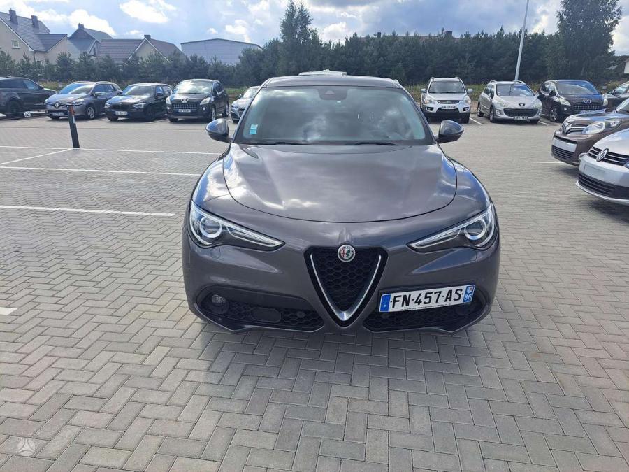 Pelēks Alfa Romeo Stelvio 2020 Tauragė, ar dzinēja tilpumu 2.10 L un nobraukumu 168 tūkst. km par 14300 €, foto 5 vietnē AUTOMOTO.COM.LV