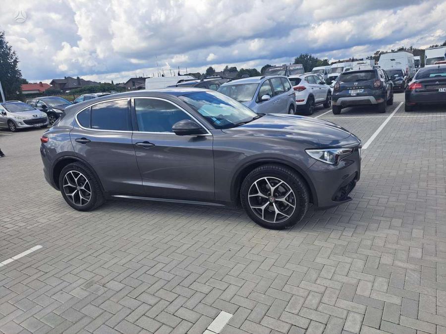 Pelēks Alfa Romeo Stelvio 2020 Tauragė, ar dzinēja tilpumu 2.10 L un nobraukumu 168 tūkst. km par 14300 €, foto 6 vietnē AUTOMOTO.COM.LV