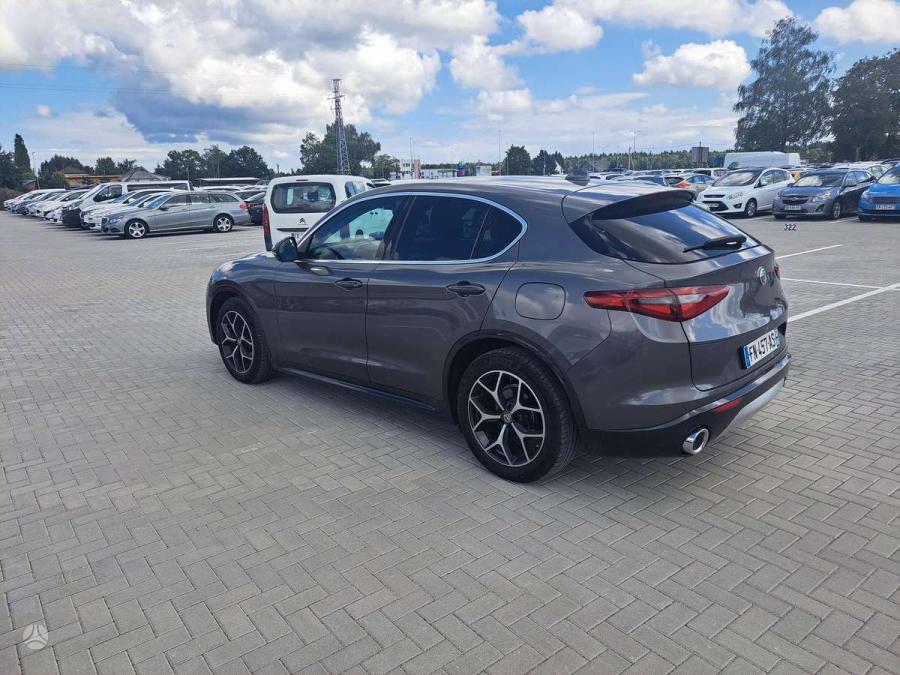 Pelēks Alfa Romeo Stelvio 2020 Tauragė, ar dzinēja tilpumu 2.10 L un nobraukumu 168 tūkst. km par 14300 €, foto 9 vietnē AUTOMOTO.COM.LV