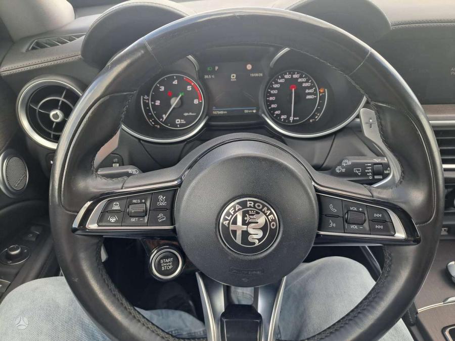 Pelēks Alfa Romeo Stelvio 2020 Tauragė, ar dzinēja tilpumu 2.10 L un nobraukumu 168 tūkst. km par 14300 €, foto 11 vietnē AUTOMOTO.COM.LV