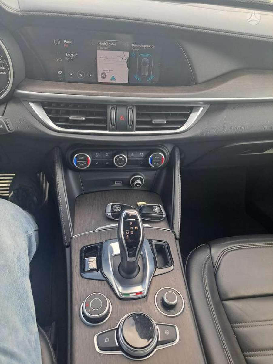 Pelēks Alfa Romeo Stelvio 2020 Tauragė, ar dzinēja tilpumu 2.10 L un nobraukumu 168 tūkst. km par 14300 €, foto 12 vietnē AUTOMOTO.COM.LV