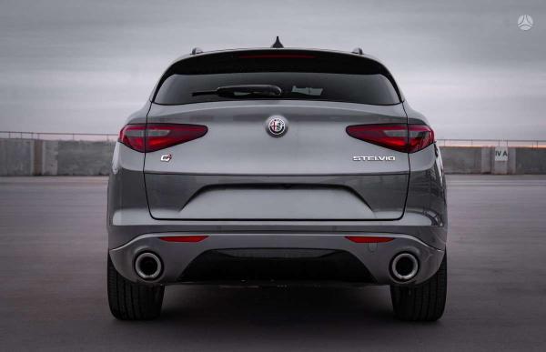 Grey Alfa Romeo Stelvio 2020 in Vilnius, with an engine capacity of 2.00 L and mileage of 46 thousand km for 22800 €, photo 4 on AUTOMOTO.COM.LV