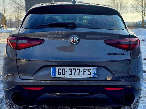 Grey Alfa Romeo Stelvio 2021 in Taurage, with an engine capacity of 2.14 L and mileage of 236 thousand km for 17500 €, photo 5 on AUTOMOTO.COM.LV