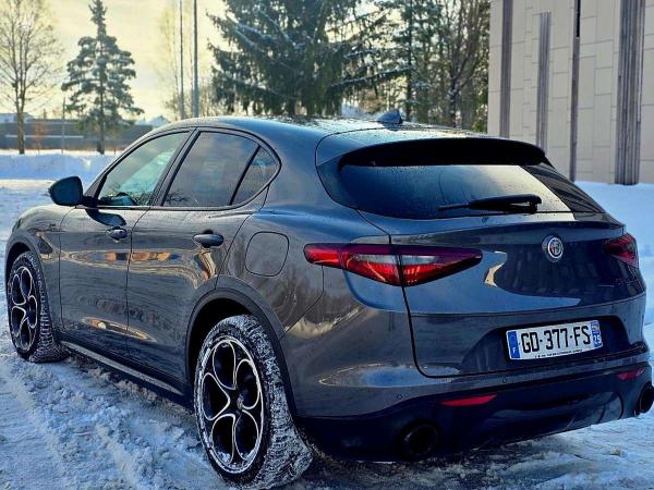 Grey Alfa Romeo Stelvio 2021 in Taurage, with an engine capacity of 2.14 L and mileage of 236 thousand km for 17500 €, photo 6 on AUTOMOTO.COM.LV