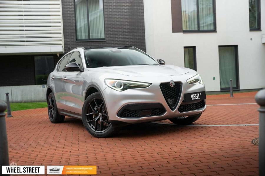 Grey Alfa Romeo Stelvio 2021 in Vilnius, with an engine capacity of 2.00 L and mileage of 88 thousand km for 21500 €, photo 1 on AUTOMOTO.COM.LV