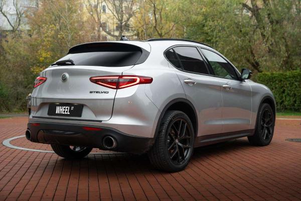Pelēks Alfa Romeo Stelvio 2021 Viļņa, ar dzinēja tilpumu 2.00 L un nobraukumu 88 tūkst. km par 21500 €, foto 7 vietnē AUTOMOTO.COM.LV