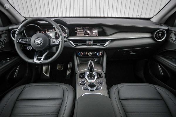 Pelēks Alfa Romeo Stelvio 2021 Viļņa, ar dzinēja tilpumu 2.00 L un nobraukumu 103 tūkst. km par 27890 €, foto 5 vietnē AUTOMOTO.COM.LV
