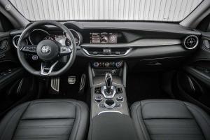 Pelēks Alfa Romeo Stelvio 2021 Viļņa, ar dzinēja tilpumu 2.00 L un nobraukumu 103 tūkst. km par 27890 €, foto 5 vietnē AUTOMOTO.COM.LV