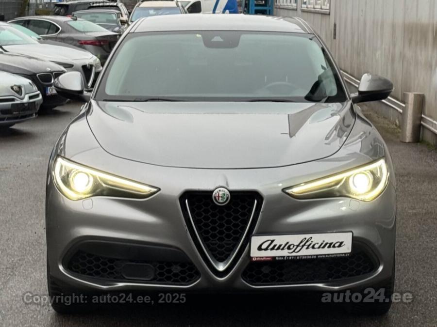 Grey Alfa Romeo Stelvio 2017 in Riga, with an engine capacity of 2.00 L and mileage of 159 thousand km for 21300 €, photo 2 on AUTOMOTO.COM.LV