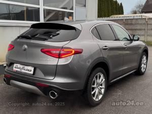 Grey Alfa Romeo Stelvio 2017 in Riga, with an engine capacity of 2.00 L and mileage of 159 thousand km for 21300 €, photo 5 on AUTOMOTO.COM.LV