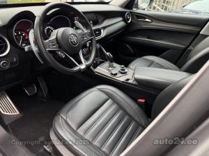 Grey Alfa Romeo Stelvio 2017 in Riga, with an engine capacity of 2.00 L and mileage of 159 thousand km for 21300 €, photo 9 on AUTOMOTO.COM.LV