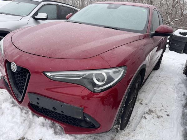 Sarkans Alfa Romeo Stelvio 2018 Šauļi, ar dzinēja tilpumu 2.14 L un nobraukumu 119 tūkst. km par 10150 €, foto 3 vietnē AUTOMOTO.COM.LV