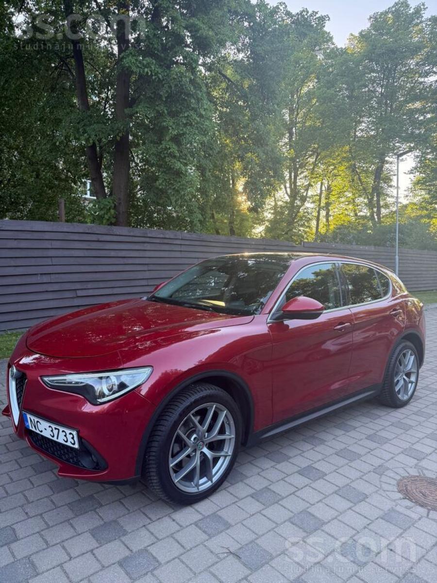 Red Alfa Romeo Stelvio 2018 in Riga, with an engine capacity of 2.20 L and mileage of 173 thousand km for 22000 €, photo 3 on AUTOMOTO.COM.LV