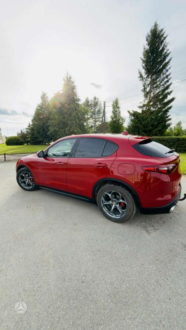 Sarkans Alfa Romeo Stelvio 2018 Biržai, ar dzinēja tilpumu 2.20 L un nobraukumu 162 tūkst. km par 13500 €, foto 2 vietnē AUTOMOTO.COM.LV