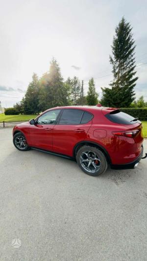 Sarkans Alfa Romeo Stelvio 2018 Biržai, ar dzinēja tilpumu 2.20 L un nobraukumu 162 tūkst. km par 13500 €, foto 3 vietnē AUTOMOTO.COM.LV