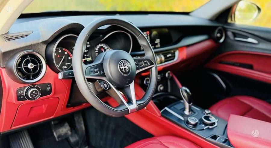 Sarkans Alfa Romeo Stelvio 2018 Biržai, ar dzinēja tilpumu 2.20 L un nobraukumu 162 tūkst. km par 13500 €, foto 8 vietnē AUTOMOTO.COM.LV