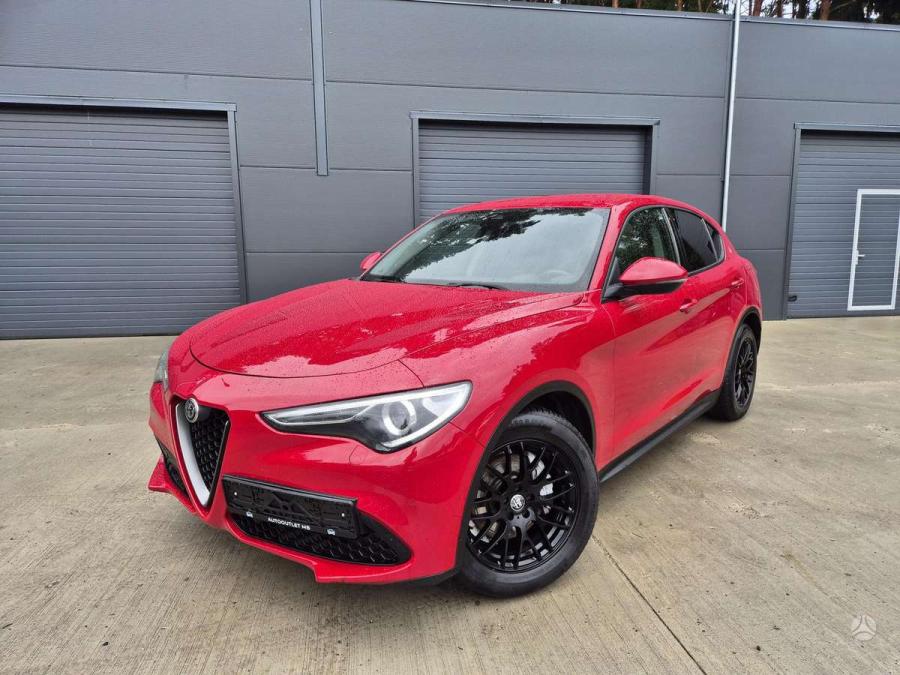 Red Alfa Romeo Stelvio 2018 in Utena, with an engine capacity of 2.14 L and mileage of 254 thousand km for 12990 €, photo 1 on AUTOMOTO.COM.LV