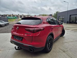 Red Alfa Romeo Stelvio 2018 in Utena, with an engine capacity of 2.14 L and mileage of 254 thousand km for 12990 €, photo 4 on AUTOMOTO.COM.LV