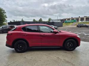 Red Alfa Romeo Stelvio 2018 in Utena, with an engine capacity of 2.14 L and mileage of 254 thousand km for 12990 €, photo 7 on AUTOMOTO.COM.LV