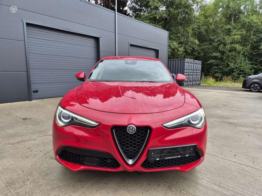 Red Alfa Romeo Stelvio 2018 in Utena, with an engine capacity of 2.14 L and mileage of 254 thousand km for 12990 €, photo 8 on AUTOMOTO.COM.LV