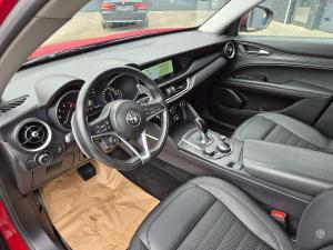 Red Alfa Romeo Stelvio 2018 in Utena, with an engine capacity of 2.14 L and mileage of 254 thousand km for 12990 €, photo 12 on AUTOMOTO.COM.LV