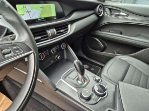 Red Alfa Romeo Stelvio 2018 in Utena, with an engine capacity of 2.14 L and mileage of 254 thousand km for 12990 €, photo 15 on AUTOMOTO.COM.LV