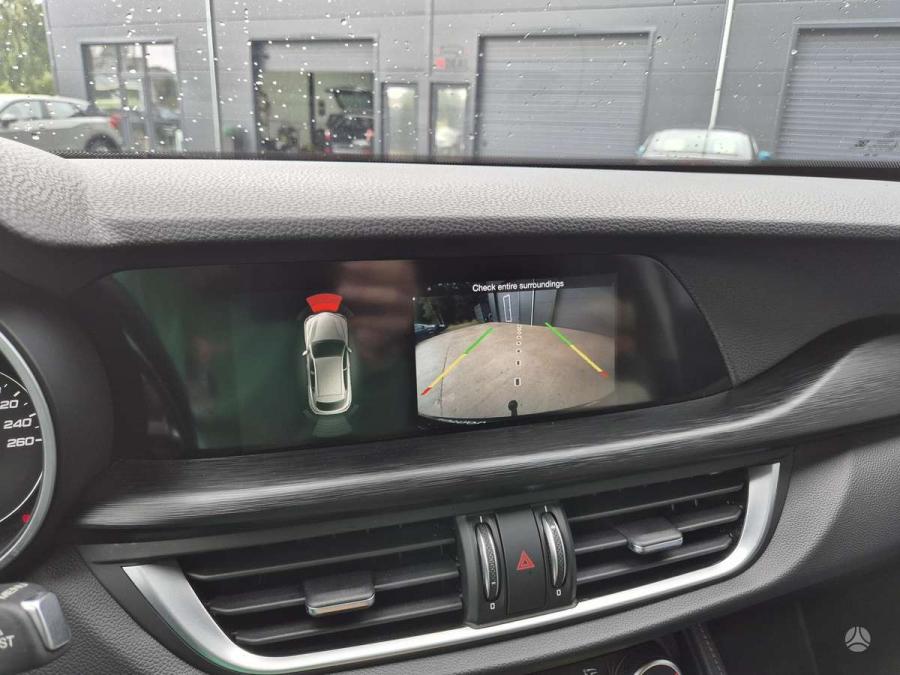 Red Alfa Romeo Stelvio 2018 in Utena, with an engine capacity of 2.14 L and mileage of 254 thousand km for 12990 €, photo 21 on AUTOMOTO.COM.LV