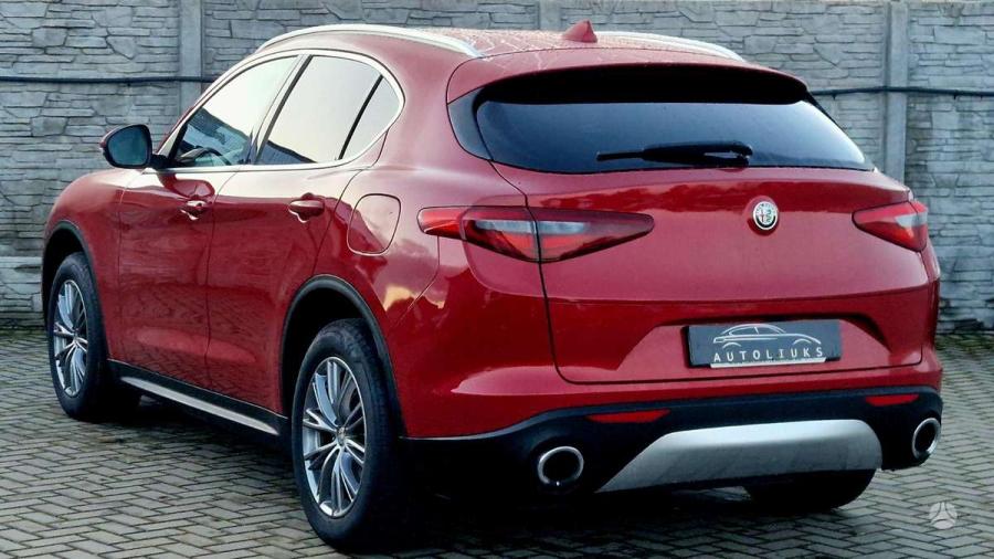 Red Alfa Romeo Stelvio 2019 in Taurage, with an engine capacity of 2.14 L and mileage of 212 thousand km for 14500 €, photo 4 on AUTOMOTO.COM.LV