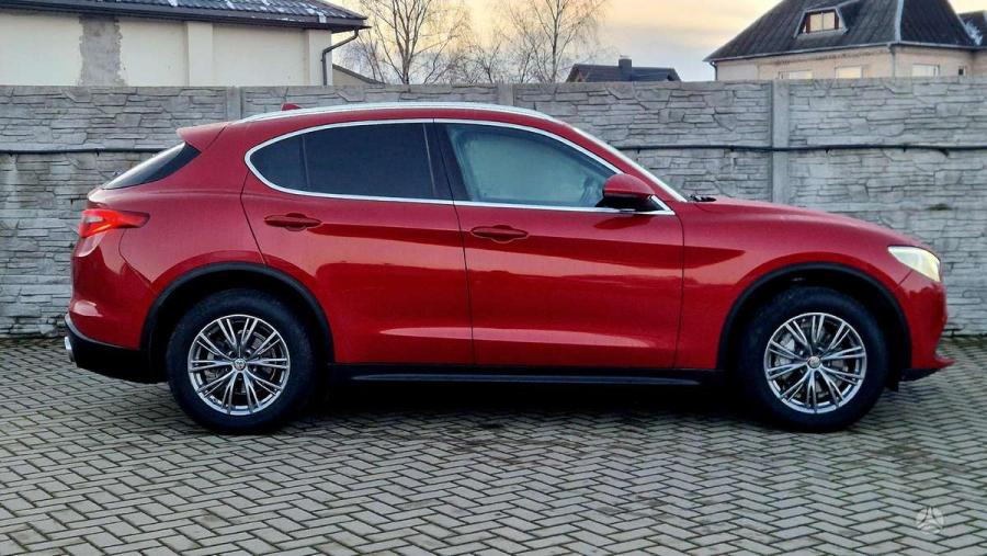 Red Alfa Romeo Stelvio 2019 in Taurage, with an engine capacity of 2.14 L and mileage of 212 thousand km for 14500 €, photo 5 on AUTOMOTO.COM.LV