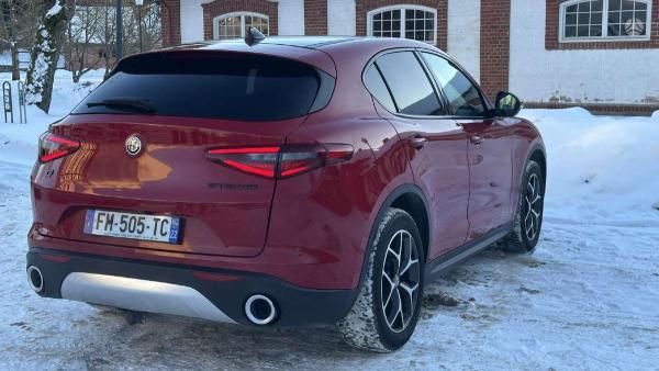 Red Alfa Romeo Stelvio 2019 in Silute, with an engine capacity of 2.14 L and mileage of 213 thousand km for 16300 €, photo 3 on AUTOMOTO.COM.LV