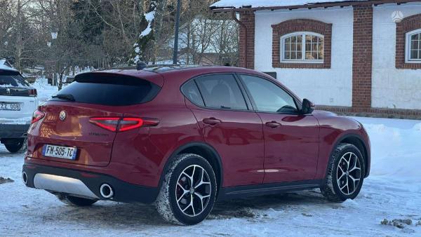Red Alfa Romeo Stelvio 2019 in Silute, with an engine capacity of 2.14 L and mileage of 213 thousand km for 16300 €, photo 4 on AUTOMOTO.COM.LV