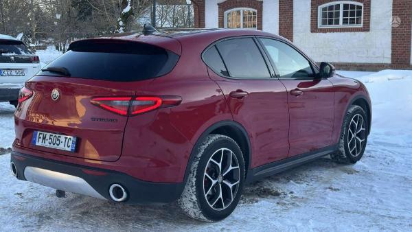 Red Alfa Romeo Stelvio 2019 in Silute, with an engine capacity of 2.14 L and mileage of 213 thousand km for 16300 €, photo 5 on AUTOMOTO.COM.LV