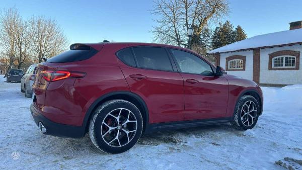Red Alfa Romeo Stelvio 2019 in Silute, with an engine capacity of 2.14 L and mileage of 213 thousand km for 16300 €, photo 6 on AUTOMOTO.COM.LV