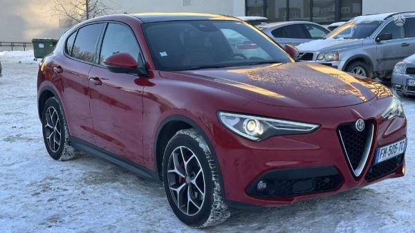 Red Alfa Romeo Stelvio 2019 in Silute, with an engine capacity of 2.14 L and mileage of 213 thousand km for 16300 €, photo 9 on AUTOMOTO.COM.LV