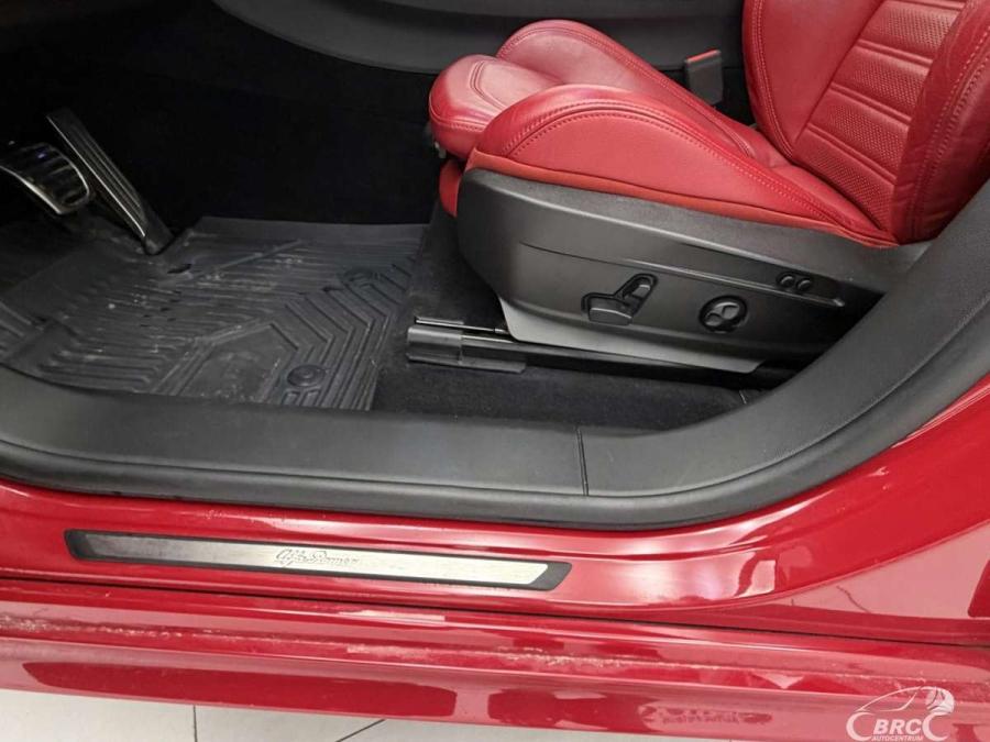 Sarkans Alfa Romeo Stelvio 2022 Viļņa, ar dzinēja tilpumu 2.00 L un nobraukumu 67 tūkst. km par 27000 €, foto 27 vietnē AUTOMOTO.COM.LV