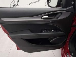 Sarkans Alfa Romeo Stelvio 2022 Viļņa, ar dzinēja tilpumu 2.00 L un nobraukumu 67 tūkst. km par 26000 €, foto 25 vietnē AUTOMOTO.COM.LV